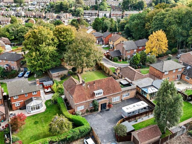 4 bedroom detached house for sale in Maidstone Road, Chatham, ME5