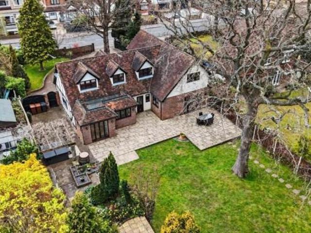 4 bedroom detached house for sale in Maidstone Road, Wigmore, ME8