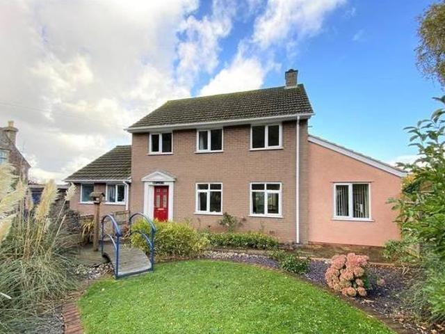 4 bedroom detached house for sale in Main Road Dunster TA24