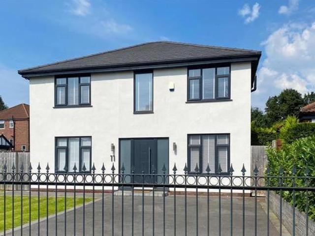 4 bedroom detached house for sale in Mainway Middleton Manchester M24 1LE M24