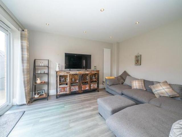 4 bedroom detached house for sale in Mallard Crescent, Caddington, LU1