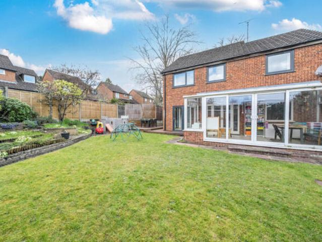 4 bedroom detached house for sale in Malvern Court, Addington Road, Reading, Berkshire, RG1