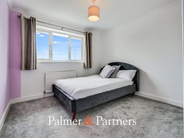 4 bedroom detached house for sale in Mandeville Way, Broomfield, Chelmsford, Essex, CM1