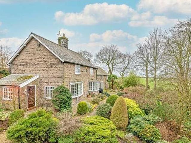 4 bedroom detached house for sale in Manley Road Manley Frodsham WA6