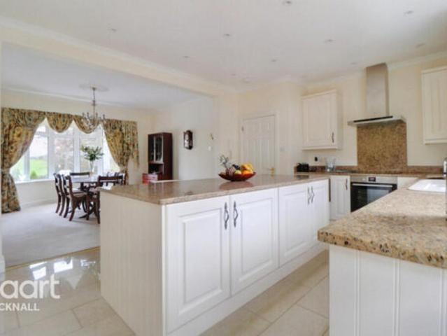 4 bedroom detached house for sale in Mansfield Road, Nottingham, NG15
