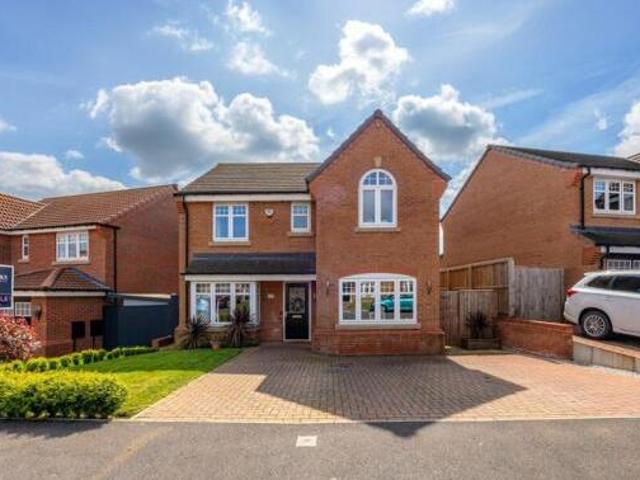 4 Bedroom Detached House For Sale In Mapplewell, Barnsley