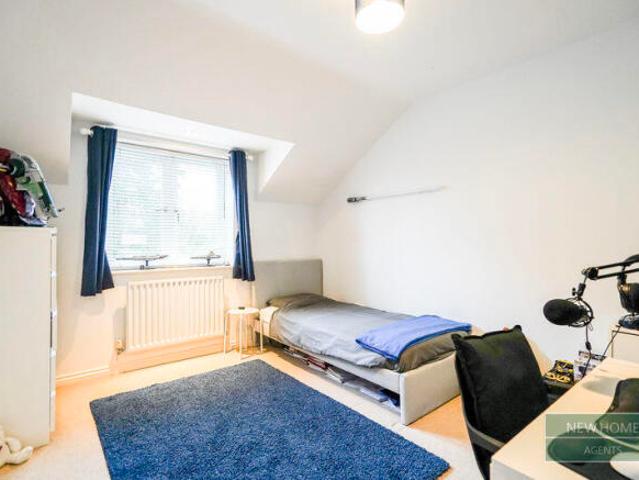 4 bedroom detached house for sale in Markfield Road, Groby, Leicester LE6 0FT, LE6