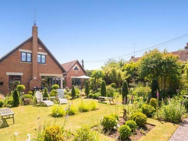 4 Bedroom Detached House For Sale In Marlborough