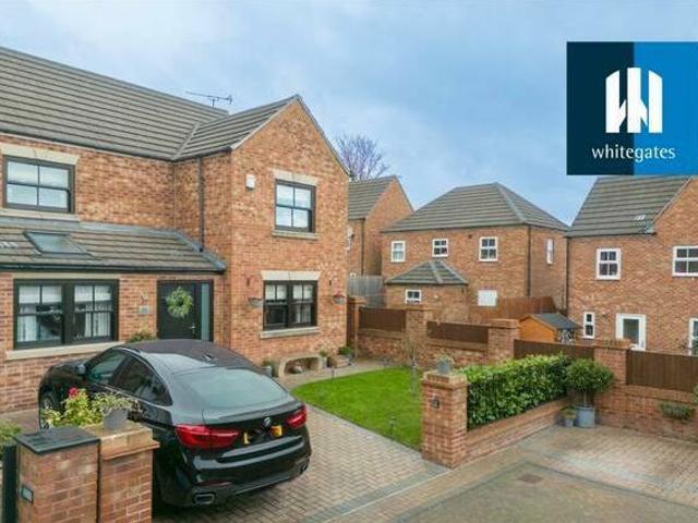 4 bedroom detached house for sale in Marsden Mews Hemsworth Pontefract West Yorkshire WF9