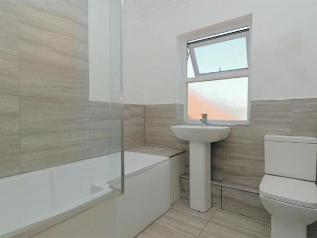 4 bedroom detached house for sale in Marsh, Pudsey, LS28 7NY, LS28