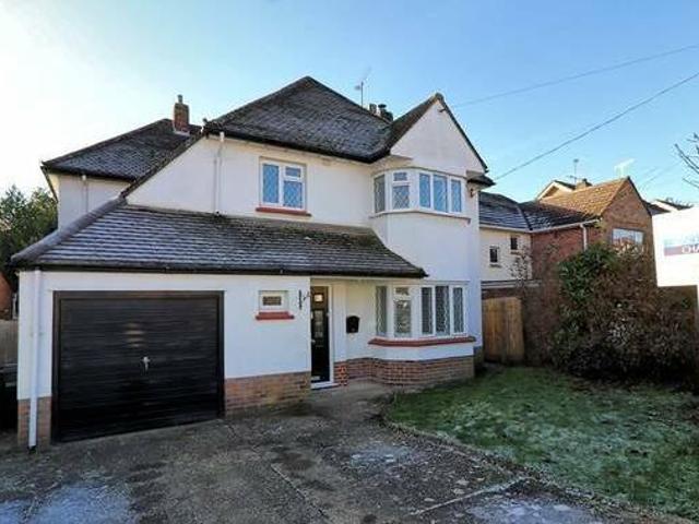 4 bedroom detached house for sale in Marshalls Road Braintree Essex CM7