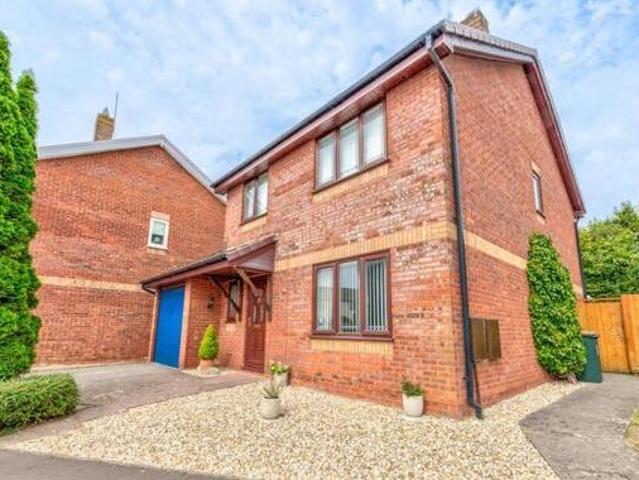 4 Bedroom Detached House For Sale In Marshfield