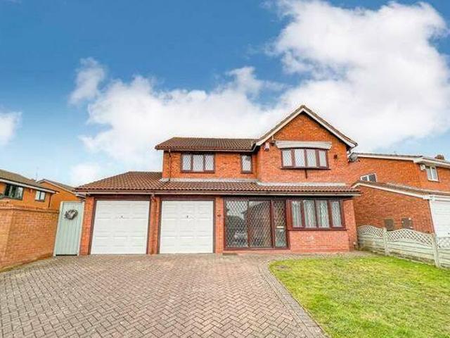 4 bedroom detached house for sale in Marshmont Way Birmingham B23 5XY B23