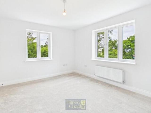 4 bedroom detached house for sale in Mascalls Lane, Great Warley, Brentwood, Essex, CM14