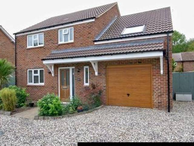 4 bedroom detached house for sale in Meadowcroft Way Orwell SG8
