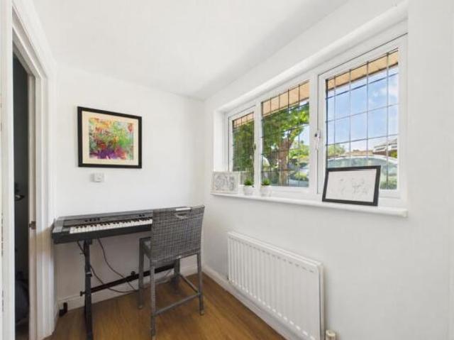 4 bedroom detached house for sale in Meadowbank Drive, Worcester, Worcestershire, WR2