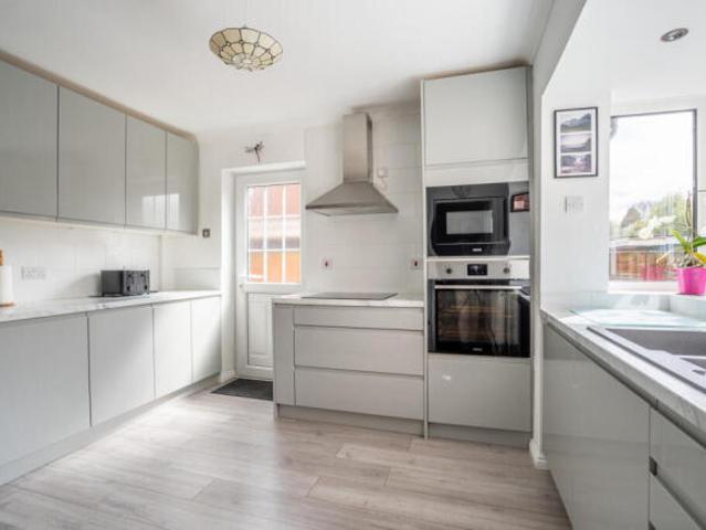 4 bedroom detached house for sale in Meadowfields Drive, York, YO31