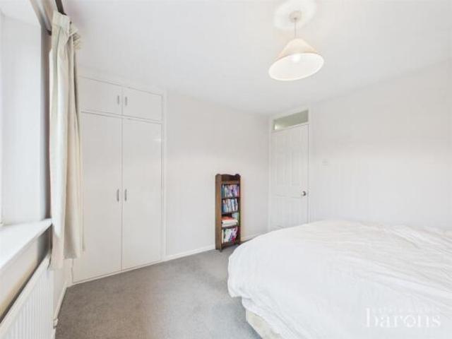 4 bedroom detached house for sale in Medway Avenue, Oakley, Basingstoke, RG23