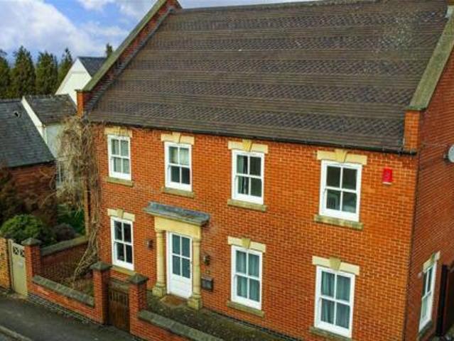 4 Bedroom Detached House For Sale In Melbourne