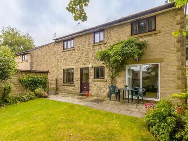 4 Bedroom Detached House For Sale In Meltham, Holmfirth