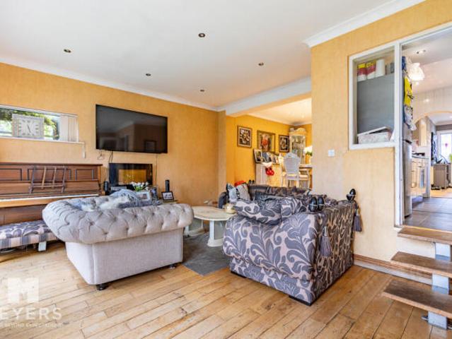 4 bedroom detached house for sale in Middleton Road, Bournemouth, BH9 2SU, BH9