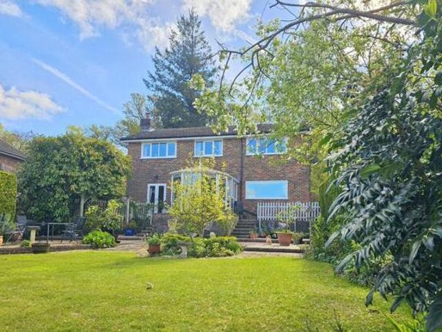 4 Bedroom Detached House For Sale In Midhurst, West Sussex