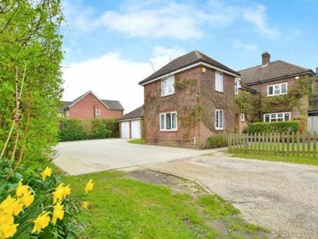 4 Bedroom Detached House For Sale In Mile End, Colchester