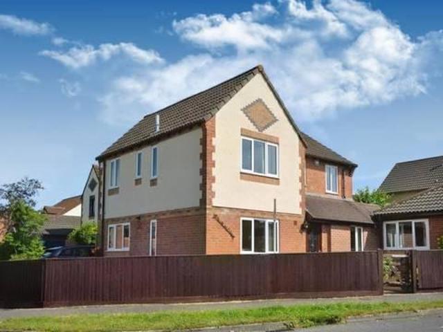 4 bedroom detached house for sale in Milestone Way Gillingham SP8