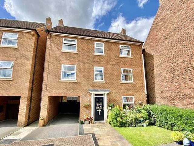 4 bedroom detached house for sale in Mill Chase Nafferton YO25