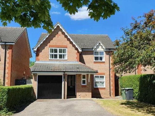 4 bedroom detached house for sale in Mill CloseStotfoldHitchinSG5 4AB SG5