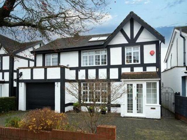 4 Bedroom Detached House For Sale In Mill Hill