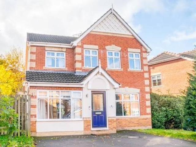 4 bedroom detached house for sale in Millers Dale Morley Leeds LS27