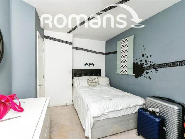 4 bedroom detached house for sale in Millers Grove, Woodley, Reading, RG5