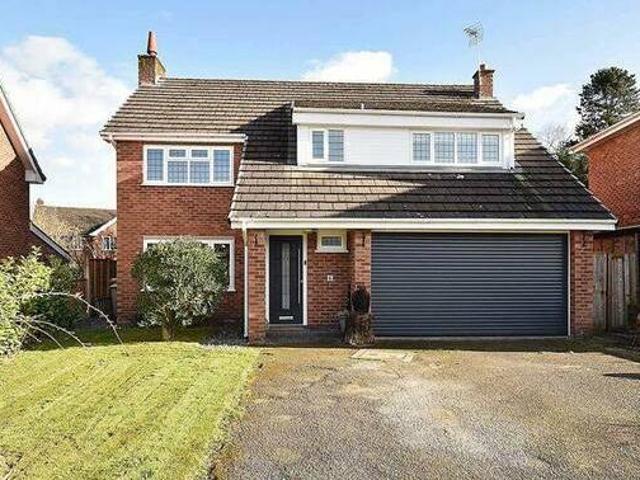 4 bedroom detached house for sale in Millstream Close Goostrey CW4