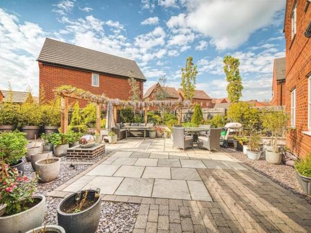 4 bedroom detached house for sale in Millward Drive, Mickleover, DE3
