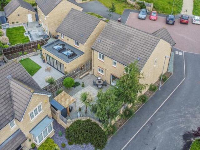 4 bedroom detached house for sale in Milman Walk, Apperley Bridge, Bradford, BD10