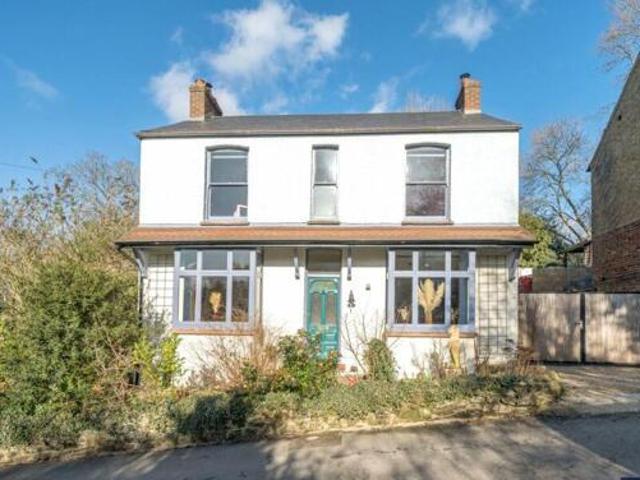 4 Bedroom Detached House For Sale In Milton Keynes, Buckinghamshire