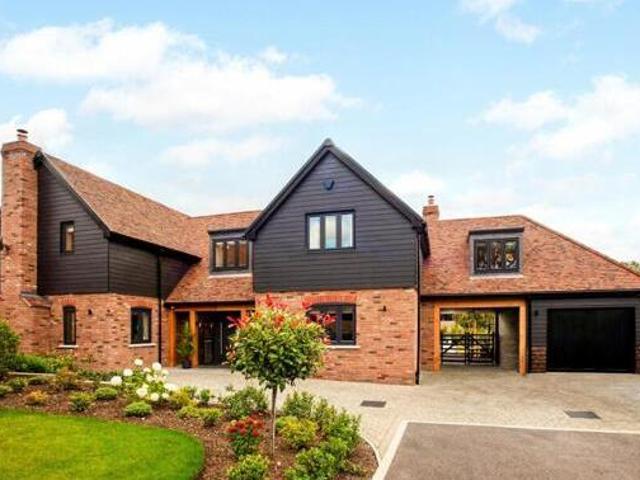 4 Bedroom Detached House For Sale In Milton Keynes, Buckinghamshire