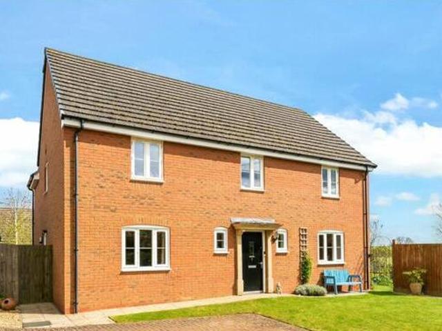 4 Bedroom Detached House For Sale In Milton Keynes, Buckinghamshire