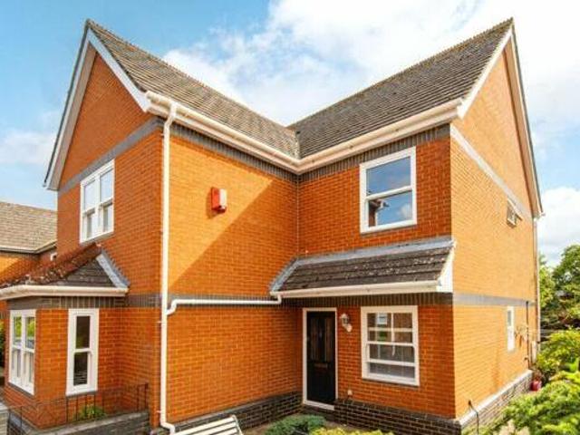 4 Bedroom Detached House For Sale In Milton Keynes, Buckinghamshire