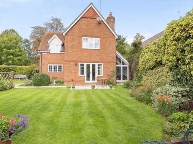 4 bedroom detached house for sale in Milton Lane Steventon OX13