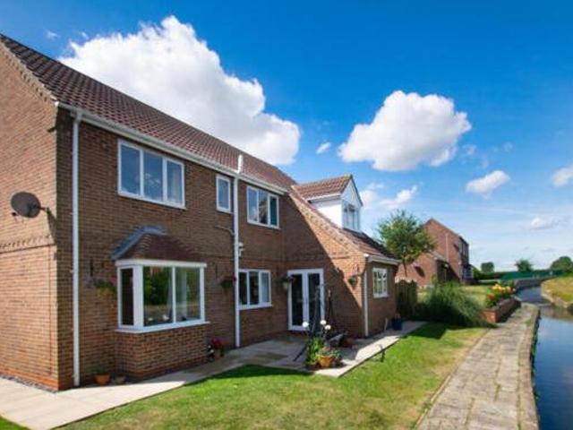 4 Bedroom Detached House For Sale In Misterton, Doncaster