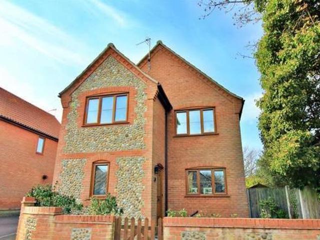 4 bedroom detached house for sale in Mundesley NR11 NR11