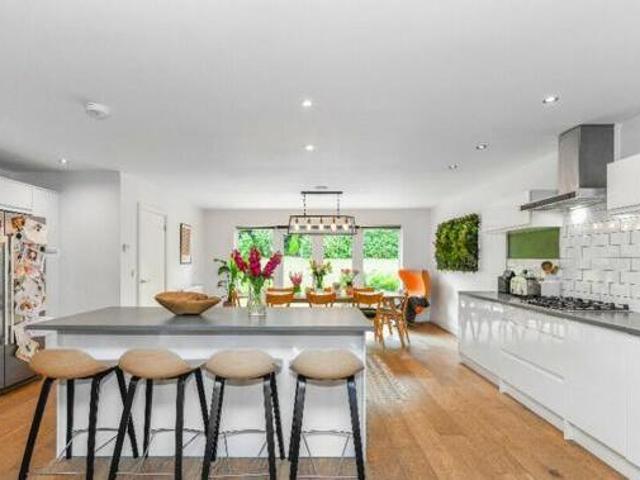 4 Bedroom Detached House For Sale In Nottingham, Nottinghamshire