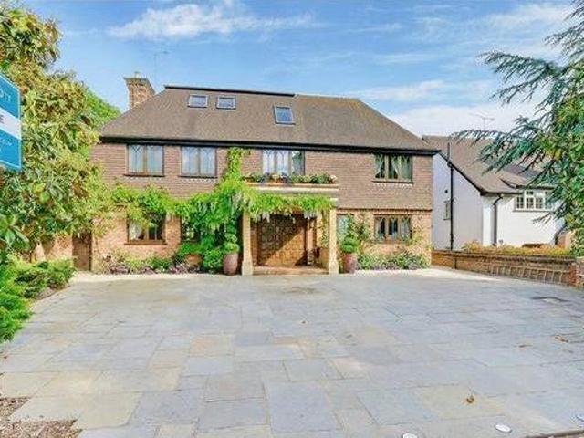 4 bedroom detached house for sale in Nork Way Banstead SM7 1HW SM7