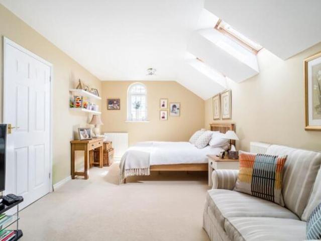4 bedroom detached house for sale in Handsome, Substantial Family Home in Norwich, NR7