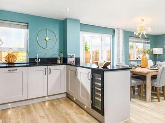 4 Bedroom Detached House For Sale In Norwich Road