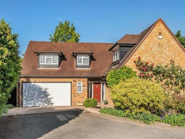 4 Bedroom Detached House For Sale In Northwood