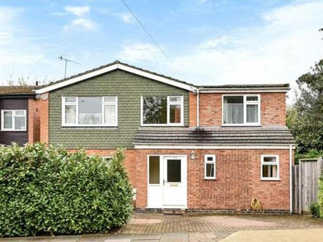4 Bedroom Detached House For Sale In Northwood