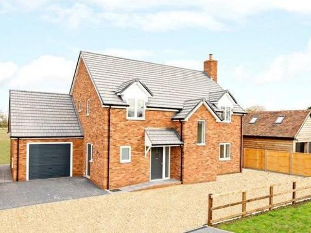 4 bedroom detached house for sale in North Lane Haynes Bedfordshire MK45